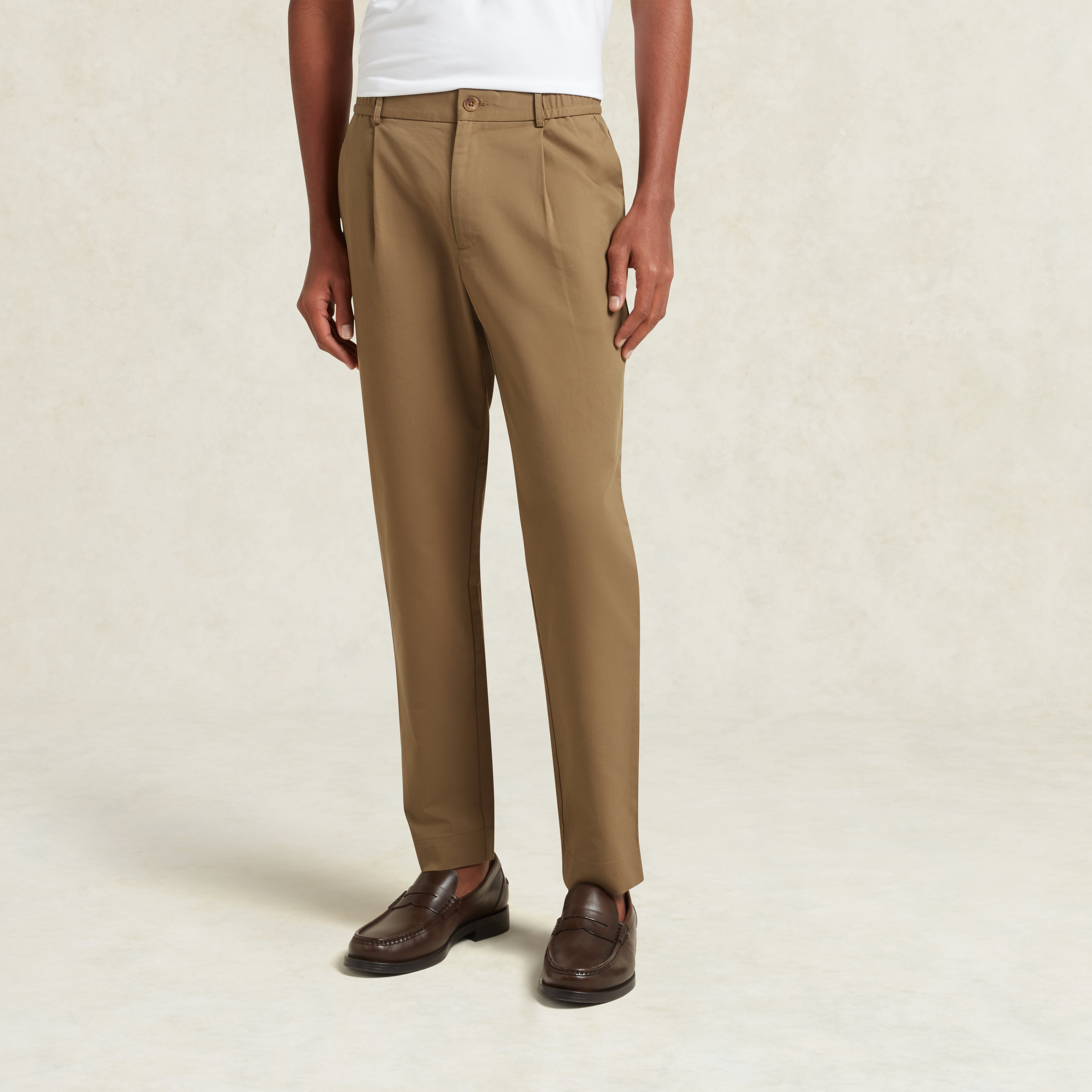 CHÉ | Cargo-Inspired Pleated Chino in Olive : Versatile Casual Wear ...